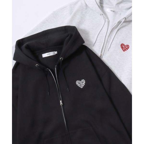 参考価格：6，600円発売時期：2024年11月コンディション：A（使用感なし）数回使用した程度で使用感が感じられないアイテム参考商品名：2026SS新色追加 SITRY Heart Embroidery Sweat Hoodie/別注 オ...