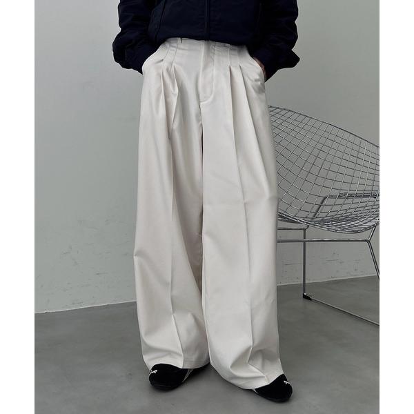 『タイムセール実施中』参考価格：5，995円発売時期：2024年11月コンディション：B（目立つ使用感なし）使用感が少ない、または気にならないアイテム全体的：汚れ参考商品名：【ユニセックス】アソートイージーワイドスラックス/セットアップ着用...