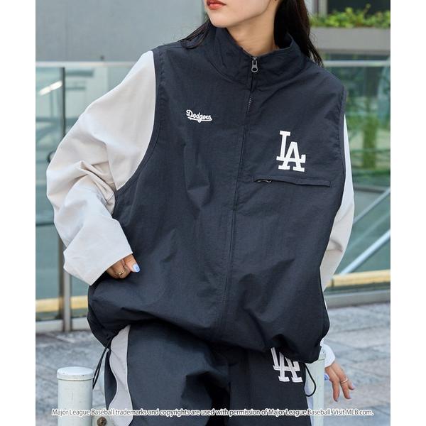 『セール実施中』参考価格：8，800円発売時期：2024年08月コンディション：B（目立つ使用感なし）使用感が少ない、または気にならないアイテム袖口：毛玉参考商品名：MLB/メジャーリーグベースボール 別注 ワッペン刺繍 ナイロントラックベ...