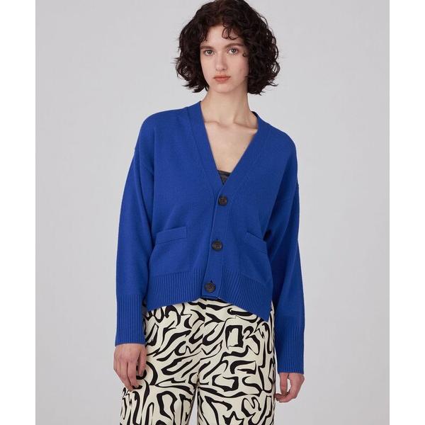 参考価格：18，700円発売時期：2024年07月コンディション：A（使用感なし）数回使用した程度で使用感が感じられないアイテム参考商品名：【WEB先行予約】NZ LAMB 9G Vネックカーディガン参考品番：12024402204【商品に...