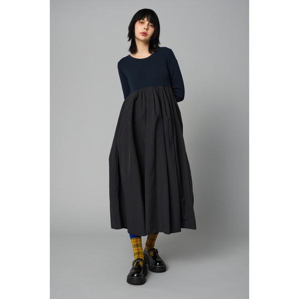 参考価格：17，600円発売時期：2025年01月コンディション：B（目立つ使用感なし）使用感が少ない、または気にならないアイテム前身頃：汚れ参考商品名：Mountain form dress　　マウンテンフォームドレス参考品番：530IS...