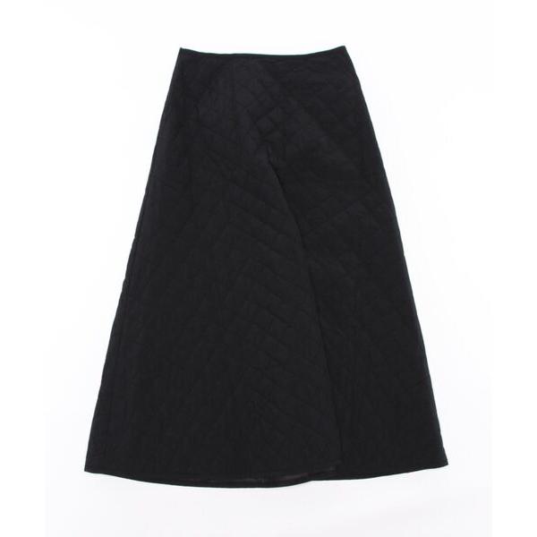 『タイムセール実施中』参考価格：25，300円発売時期：2022年09月コンディション：C（やや使用感あり）使用感があり、やや気になる傷や汚れがあるアイテム全体的：毛玉、繊維突出付属品：タグ参考商品名：キルティングスカート参考品番：B012...