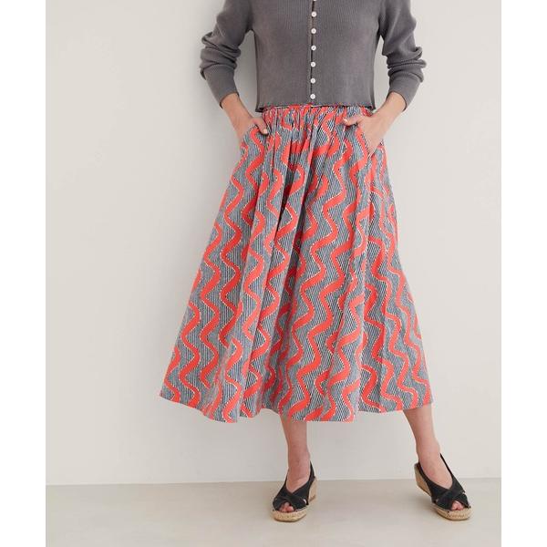 『セール実施中』参考価格：19，800円発売時期：2022年03月コンディション：A（使用感なし）数回使用した程度で使用感が感じられないアイテム参考商品名：【LE GLAZIK（ル・グラジック）】バティックギャザーフレアロングスカート参考品...