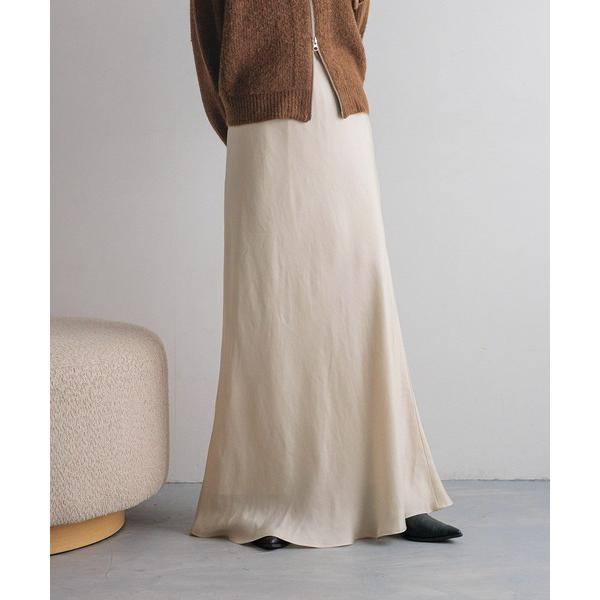 『セール実施中』参考価格：6，990円発売時期：2025年09月コンディション：A（使用感なし）数回使用した程度で使用感が感じられないアイテム参考商品名：フィブリルサテンスカート　581057参考品番：581057【商品に関する注意事項】・...