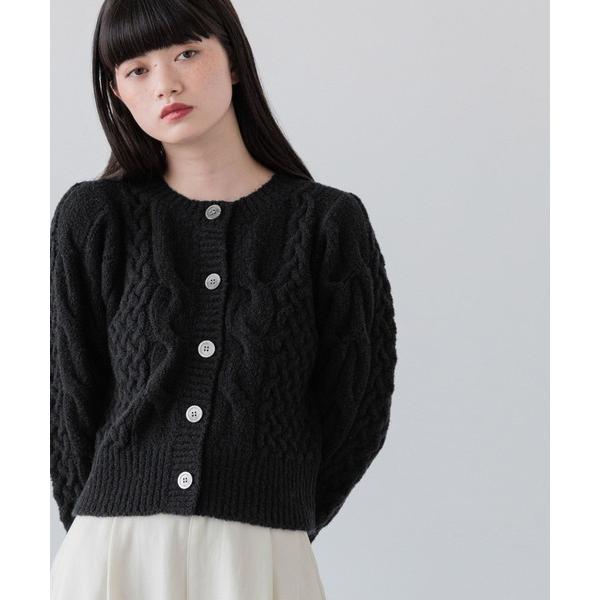 参考価格：16，500円発売時期：2024年10月コンディション：B（目立つ使用感なし）使用感が少ない、または気にならないアイテム袖口・前身頃：毛玉参考商品名：ウールブレンドケーブルカーディガン　 144125参考品番：144125【商品に...