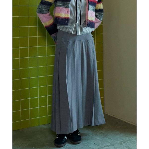 『タイムセール実施中』参考価格：22，000円発売時期：2024年08月コンディション：A（使用感なし）数回使用した程度で使用感が感じられないアイテム付属品：ベルト参考商品名：Low Waist Maxi Pleated Skirt/ローウ...