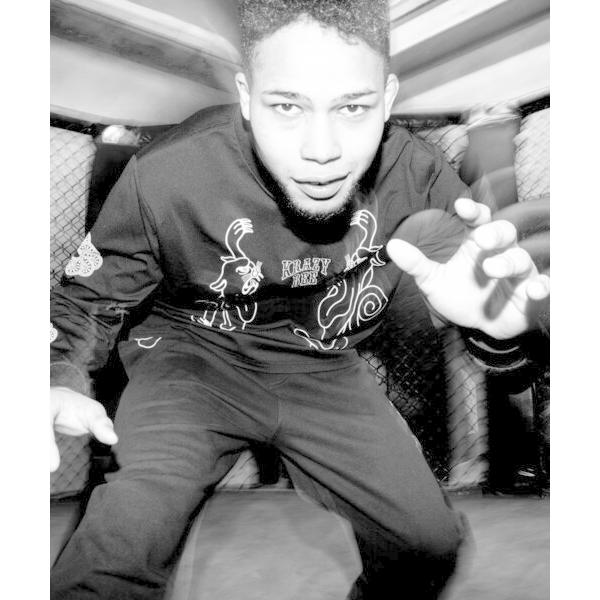 参考価格：8，800円発売時期：2023年12月コンディション：A（使用感なし）数回使用した程度で使用感が感じられないアイテム参考商品名：限定展開 RVCA/ルーカ KRAZY BEE SURF LS / クレイジービー サーフ ロングスリ...