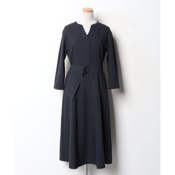 『セール実施中』参考価格：27，940円発売時期：2023年02月コンディション：S（新品同様）タグ付きの未使用、または新品同様のアイテム付属品：スペアボタン・ベルト・タグ参考商品名：◆【きれいめ/通勤/洗える】麻調合繊のセミフレアーワンピ...