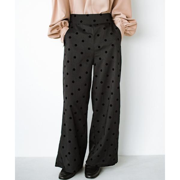 『タイムセール実施中』参考価格：7，590円発売時期：2023年11月コンディション：A（使用感なし）数回使用した程度で使用感が感じられないアイテム参考商品名：オトナの遊び心を効かせて　臆せずいられるドット柄パンツ参考品番：606069【商...