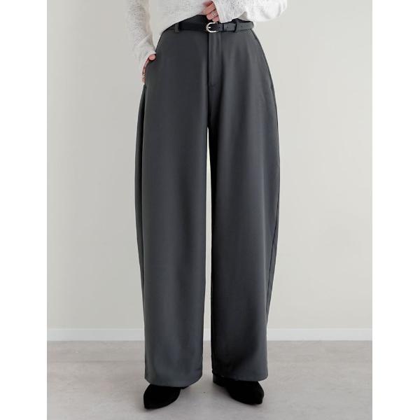 『セール実施中』参考価格：5，498円発売時期：2023年10月コンディション：B（目立つ使用感なし）使用感が少ない、または気にならないアイテム内側：毛玉参考商品名：[話題のカーブパンツ][全骨格◎/体型拾わず美脚見え][販売枚数3.7万万...