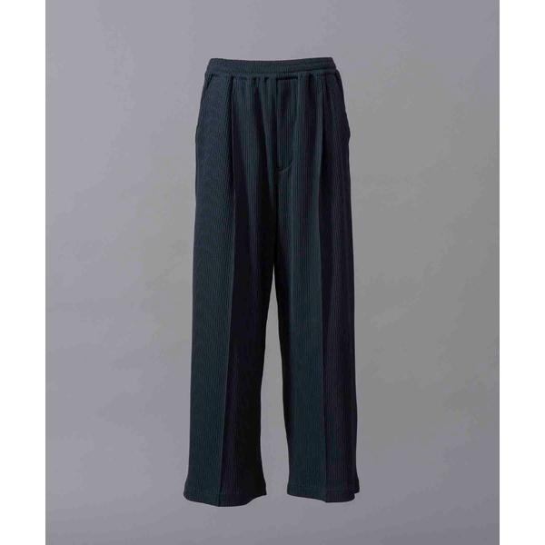 参考価格：23，980円発売時期：2023年03月コンディション：A（使用感なし）数回使用した程度で使用感が感じられないアイテム参考商品名：《ユニセックスアイテム》オメガリブピンタックワイドパンツ【MAISON SPECIAL/メゾンスペシ...