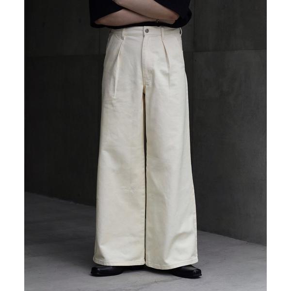『セール実施中』参考価格：6，930円発売時期：2023年08月コンディション：B（目立つ使用感なし）使用感が少ない、または気にならないアイテムすそ周り：汚れ参考商品名：【CALLNE】1Tuck Wide Straight Deinm /...