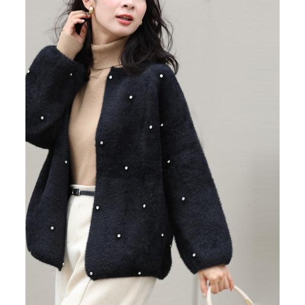 参考価格：9，651円発売時期：2022年11月コンディション：A（使用感なし）数回使用した程度で使用感が感じられないアイテム参考商品名：私が宝石。ビジューフェザークルーネックカーディガン参考品番：w54477ss-bk，w54477ss-...