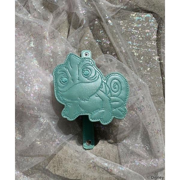 参考価格：3，850円発売時期：2024年04月コンディション：B（目立つ使用感なし）使用感が少ない、または気にならないアイテム留め具：傷、くすみ、剥げ表面：汚れ参考商品名：【Disney/ディズニー/ラプンツェル/パスカル】マルチポーチ参...