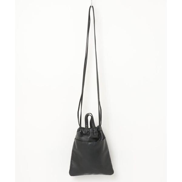 参考価格：3，960円発売時期：2022年02月コンディション：B（目立つ使用感なし）使用感が少ない、または気にならないアイテム全体的：色あせ参考商品名：《UNISEX》【EX】Vegan Leather Shoulder Drawstri...