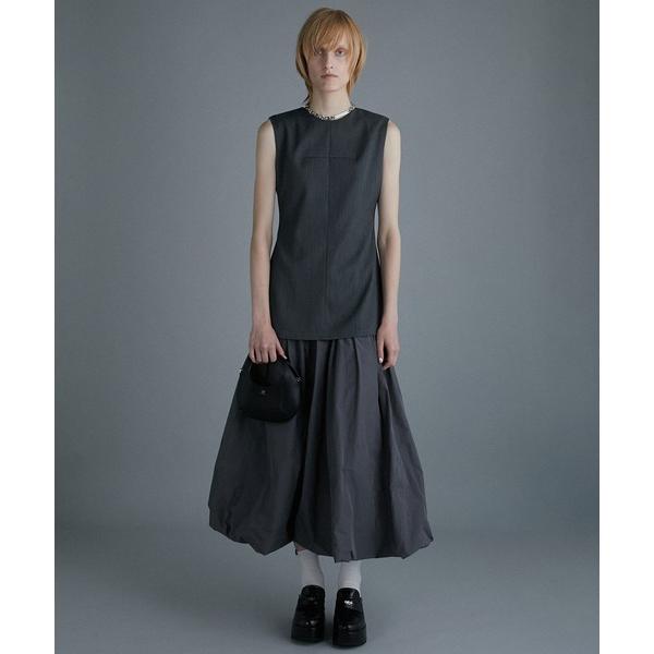 『セール実施中』参考価格：37，400円発売時期：2024年07月コンディション：A（使用感なし）数回使用した程度で使用感が感じられないアイテム参考商品名：バックオープンレイヤードワンピース / Back Open Layered Dres...