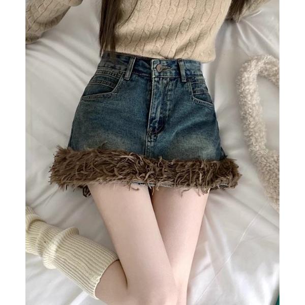 参考価格：5，200円発売時期：2023年12月コンディション：A（使用感なし）数回使用した程度で使用感が感じられないアイテム参考商品名：▲BOA VINTAGE DENIM SKIRT / ボアビンテージ風デニムミニスカート参考品番：23...