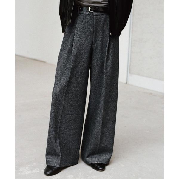 参考価格：6，930円発売時期：2025年10月コンディション：A（使用感なし）数回使用した程度で使用感が感じられないアイテム参考商品名：DOUBLE-FACED DEEP TUCK BAGGY SLACKS参考品番：WYpt1573【商品...