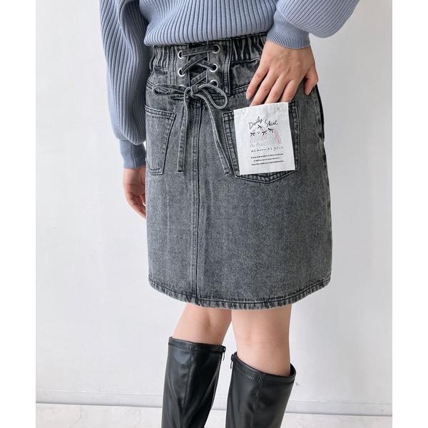 参考価格：6，490円発売時期：2022年09月コンディション：A（使用感なし）数回使用した程度で使用感が感じられないアイテム参考商品名：♪フラッシャー付 バックレースアップミニスカート 　セットアップ可能参考品番：QE0554-18， Q...