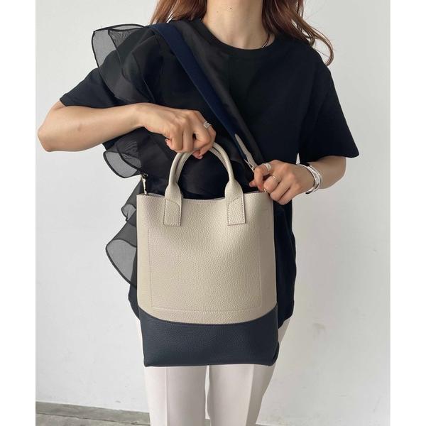 参考価格：10，780円発売時期：2024年06月コンディション：B（目立つ使用感なし）使用感が少ない、または気にならないアイテム持ち手：ほつれ参考商品名：バイカラーミニショルダートートバッグ参考品番：00ARKG2839【商品に関する注意...