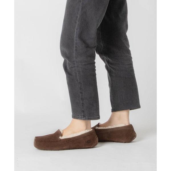 参考価格：20，900円発売時期：2022年11月コンディション：B（目立つ使用感なし）使用感が少ない、または気にならないアイテム全体的：汚れ付属品：箱・保存袋参考商品名：UGG ANSLEY アグ アンスレー モカシン ドライビングシュー...