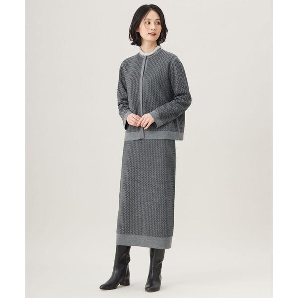 参考価格：36，960円発売時期：2024年10月コンディション：B（目立つ使用感なし）使用感が少ない、または気にならないアイテム全体的：毛玉参考商品名：リバーシブルニット セットアップ(カーディガン×タイトスカート)参考品番：OPWMCW...