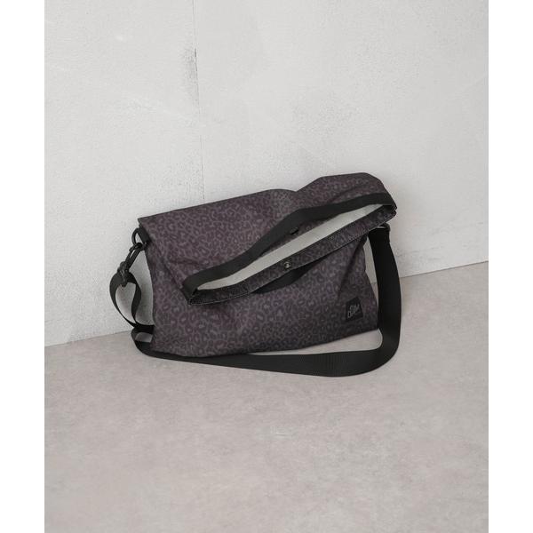 参考価格：6，985円発売時期：2023年06月コンディション：A（使用感なし）数回使用した程度で使用感が感じられないアイテム参考商品名：Drifter/別注 FOLD SHOULDER トート参考品番：671-3232606【商品に関する...