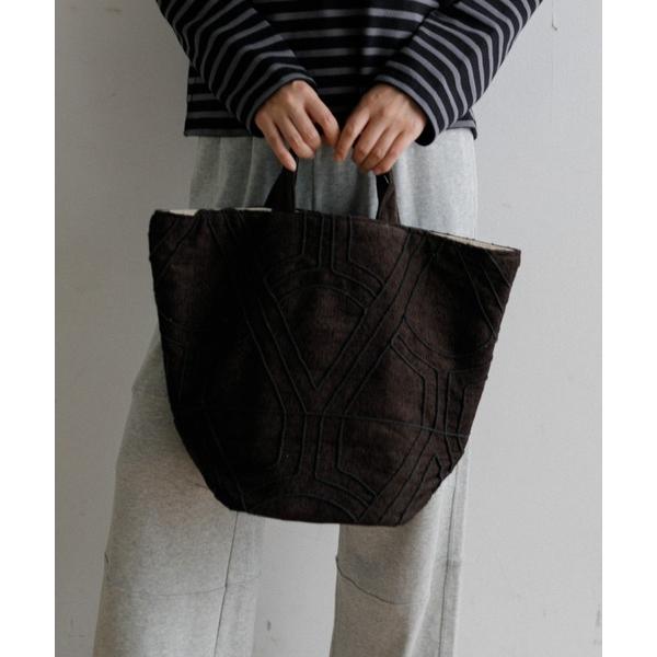 参考価格：8，800円発売時期：2025年09月コンディション：B（目立つ使用感なし）使用感が少ない、または気にならないアイテム表面：ほつれ参考商品名：【WOMEN】beej dolly emb tote bag参考品番：AS52-2A00...