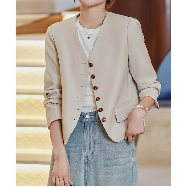 『セール実施中』参考価格：3，990円発売時期：2024年03月コンディション：C（やや使用感あり）使用感があり、やや気になる傷や汚れがあるアイテム袖口・袖・前身頃：汚れ参考商品名：ノーカラー ショート丈フェミニンジャケット参考品番：MK1...