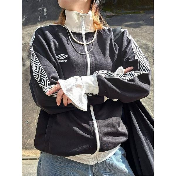 参考価格：7，700円発売時期：2024年02月コンディション：B（目立つ使用感なし）使用感が少ない、または気にならないアイテム襟周り・袖口：汚れ参考商品名：【UMBRO】トラックジャケット参考品番：UM7052【商品に関する注意事項】・こ...