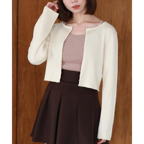 『セール実施中』参考価格：5，940円発売時期：2023年08月コンディション：A（使用感なし）数回使用した程度で使用感が感じられないアイテム参考商品名：シルバーパールコンパクトリブニットカーディガン参考品番：236-141-870-003...