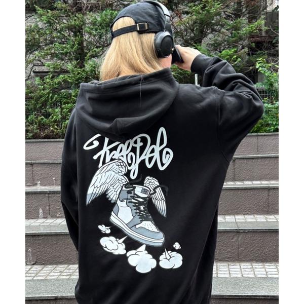 参考価格：8，690円発売時期：2023年09月コンディション：A（使用感なし）数回使用した程度で使用感が感じられないアイテム参考商品名：A’GEM/9 × .kom『FREEDEE/フリーディー』スニーカーデザインジップアップパーカー/フ...