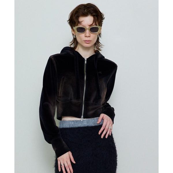 参考価格：17，930円発売時期：2024年07月コンディション：B（目立つ使用感なし）使用感が少ない、または気にならないアイテム全体的：汚れ、色あせ参考商品名：Blast Velor Short Length Hoodie/ブラストベロア...