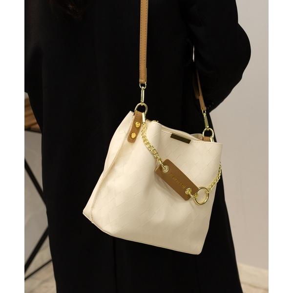 『セール実施中』参考価格：3，949円発売時期：2023年07月コンディション：B（目立つ使用感なし）使用感が少ない、または気にならないアイテム表面：汚れ参考商品名：チェーンチャーム付  ショルダーBAG参考品番：310120017【商品に...