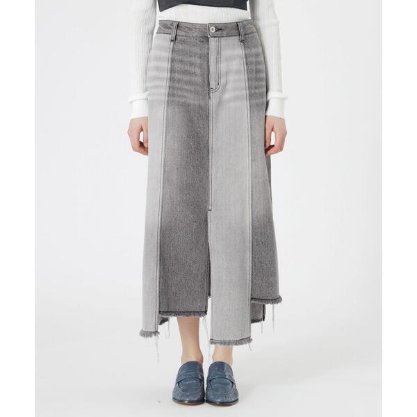 参考価格：28，600円発売時期：2024年02月コンディション：B（目立つ使用感なし）使用感が少ない、または気にならないアイテム前身頃：汚れすそ周り：ほつれ参考商品名：パッチワークデニムスカート参考品番：62S83330__【商品に関する...