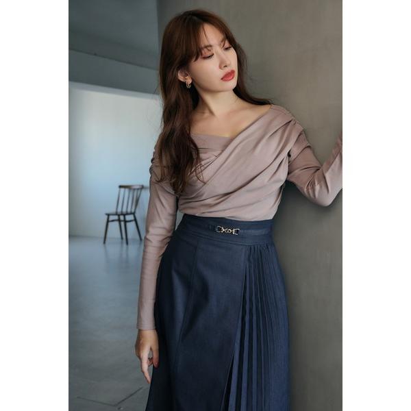 『セール実施中』参考価格：7，700円発売時期：2024年04月コンディション：A（使用感なし）数回使用した程度で使用感が感じられないアイテム参考商品名：Asymmetric Cotton-blend Jersey Top参考品番：1211...