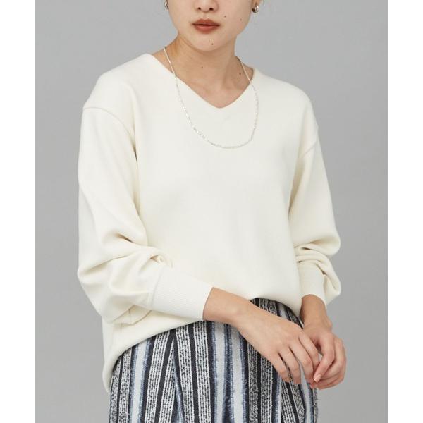 『セール実施中』参考価格：20，900円発売時期：2024年10月コンディション：A（使用感なし）数回使用した程度で使用感が感じられないアイテム参考商品名：リブスムースVネックニット参考品番：32490040021【商品に関する注意事項】・...