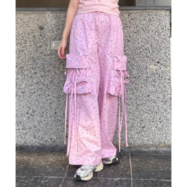 参考価格：25，300円発売時期：2025年04月コンディション：B（目立つ使用感なし）使用感が少ない、または気にならないアイテム後身頃：汚れ参考商品名：TINY FLOWER CARGO パンツ参考品番：1241309【商品に関する注意事...