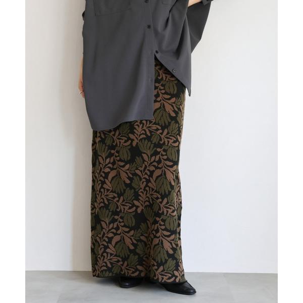 『セール実施中』参考価格：6，930円発売時期：2025年08月コンディション：B（目立つ使用感なし）使用感が少ない、または気にならないアイテム全体的：色あせ参考商品名：【Et】Leaf-pattern Knit Skirt参考品番：sk3...