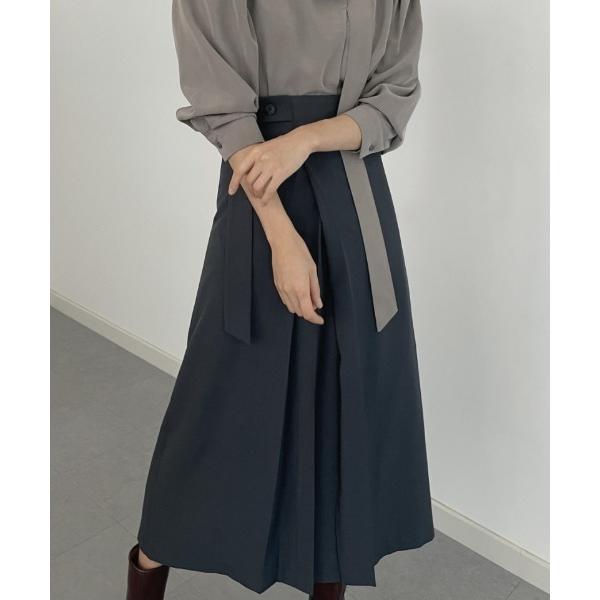 参考価格：5，990円発売時期：2024年11月コンディション：B（目立つ使用感なし）使用感が少ない、または気にならないアイテム前身頃：汚れ参考商品名：プリーツスリット ナロースカート参考品番：MK1-241100000【商品に関する注意事...