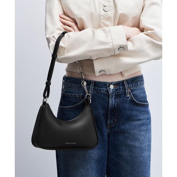 参考価格：12，900円発売時期：2023年11月コンディション：A（使用感なし）数回使用した程度で使用感が感じられないアイテム付属品：保存袋参考商品名：ロック＆キーチェーン ハンドルトラペーズバッグ参考品番：CK2-20271269【商品...