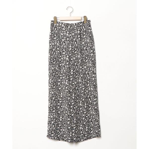 『タイムセール実施中』参考価格：14，300円発売時期：2021年09月コンディション：A（使用感なし）数回使用した程度で使用感が感じられないアイテム参考商品名：サラサフラワープリントワイドパンツ∴参考品番：RA96-24D002ZOZO問...