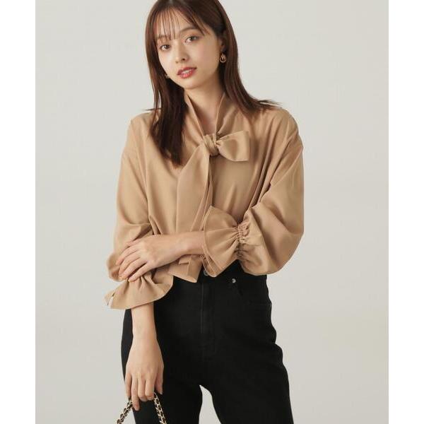 『タイムセール実施中』参考価格：8，910円発売時期：2024年09月コンディション：A（使用感なし）数回使用した程度で使用感が感じられないアイテム全体的：型崩れ参考商品名：リボンシャツ / 1214210006参考品番：121-42100...