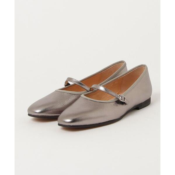 参考価格：28，600円発売時期：2024年08月コンディション：C（やや使用感あり）使用感があり、やや気になる傷や汚れがあるアイテム表面：履きジワ参考サイズ：23cm参考商品名：＜Steven Alan＞ワンストラップシューズ メタルカラ...