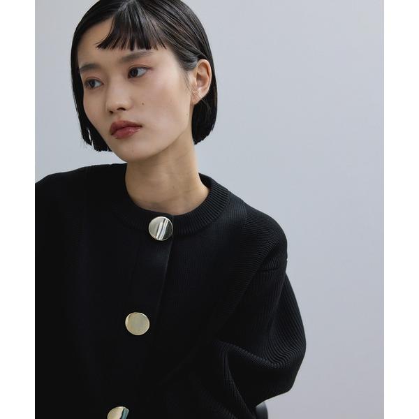 参考価格：12，650円発売時期：2025年07月コンディション：B（目立つ使用感なし）使用感が少ない、または気にならないアイテム襟周り・袖口：汚れ参考商品名：【WEB限定】・【サステナブル】セレクトネックウェーブボタンカーディガン参考品番...