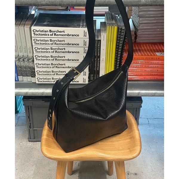 参考価格：5，940円発売時期：2025年04月コンディション：A（使用感なし）数回使用した程度で使用感が感じられないアイテム参考商品名：【napinna maison×4sisters】ヴィンテージスタッズ合皮ショルダーバッグ参考品番：N...