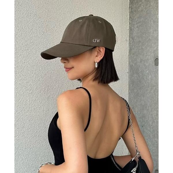 参考価格：7，590円発売時期：2024年09月コンディション：B（目立つ使用感なし）使用感が少ない、または気にならないアイテム表面：色あせ、汚れ参考商品名：ダニエルウェリントン スタッズロゴ ベースボールキャップ参考品番：DW023000...