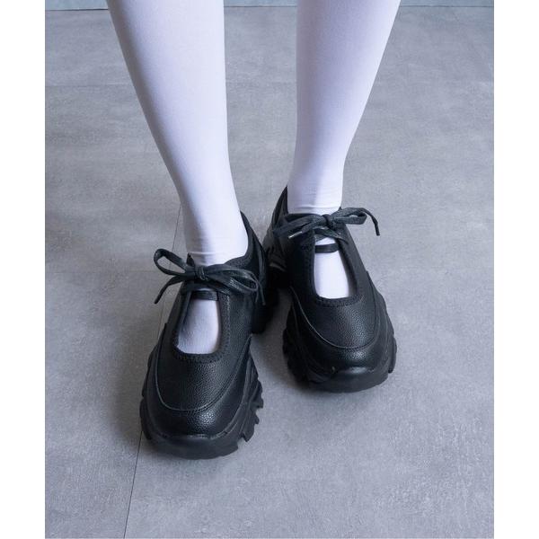 参考価格：7，180円発売時期：2025年02月コンディション：B（目立つ使用感なし）使用感が少ない、または気にならないアイテムかかと：ほつれ参考商品名：ボリュームスニーカーリボンストラップシューズ参考品番：72001【商品に関する注意事項...