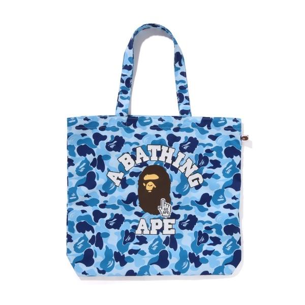 ZOZO問い合わせ番号:104053039ショップ:A BATHING APE，ア ベイシング エイプブランド:A BATHING APE，アベイシングエイプ商品名:BAPE CAMO GO APE POINTER COLLEGE TOTE...