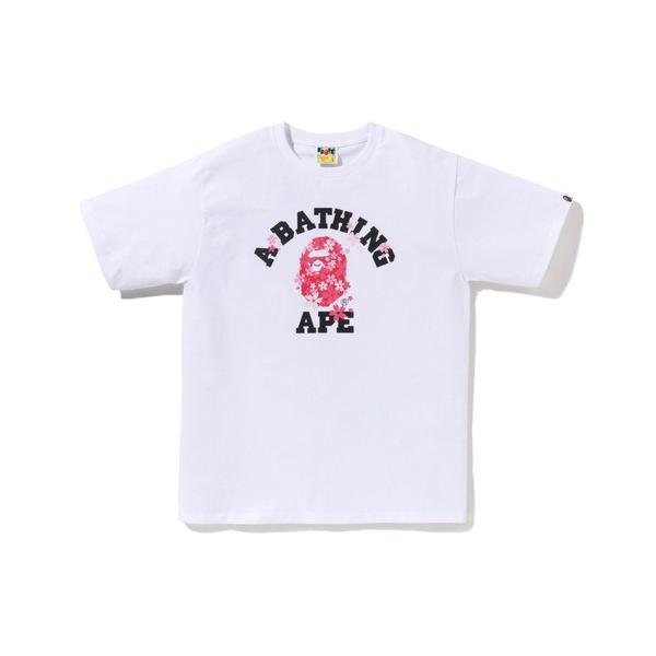 ZOZO問い合わせ番号:104053105ショップ:A BATHING APE，ア ベイシング エイプブランド:A BATHING APE，アベイシングエイプ商品名:SAKURA COLLEGE TEEカテゴリ:トップス>Tシャツ/カ...